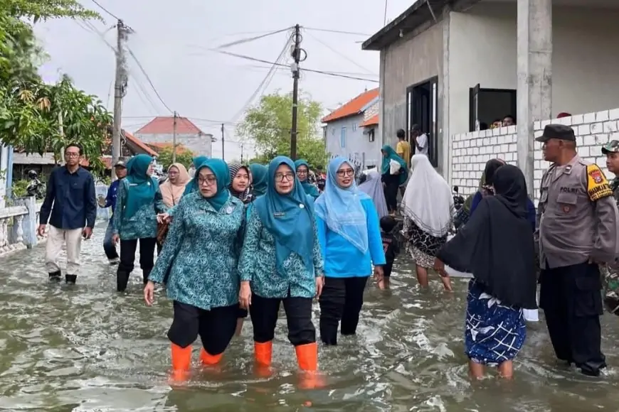 PKK Lamongan Gandeng BNI Salurkan 150 Paket Bantuan Bagi Korban ...